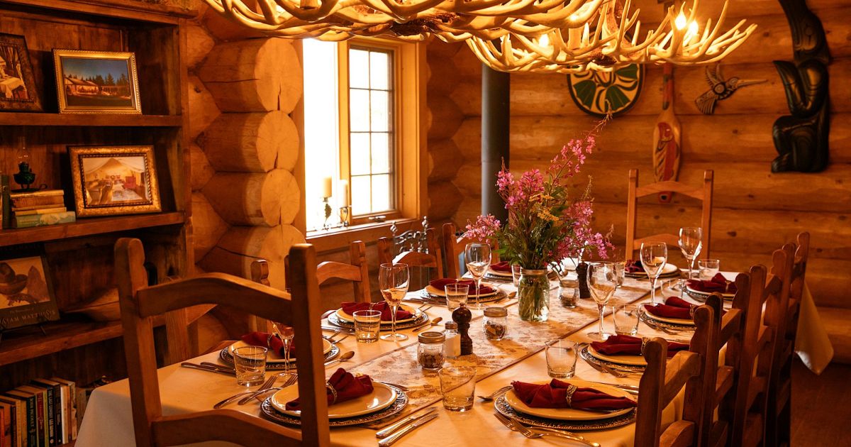 Luxury Lodge Dining Venues | Siwash Lake Wilderness Resort & Ranch